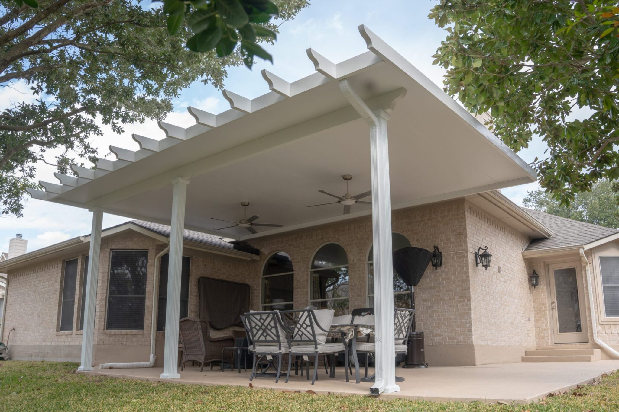 Selecting the Perfect Aluminum Porch Roof for Your Home in Guadalupe, Texas